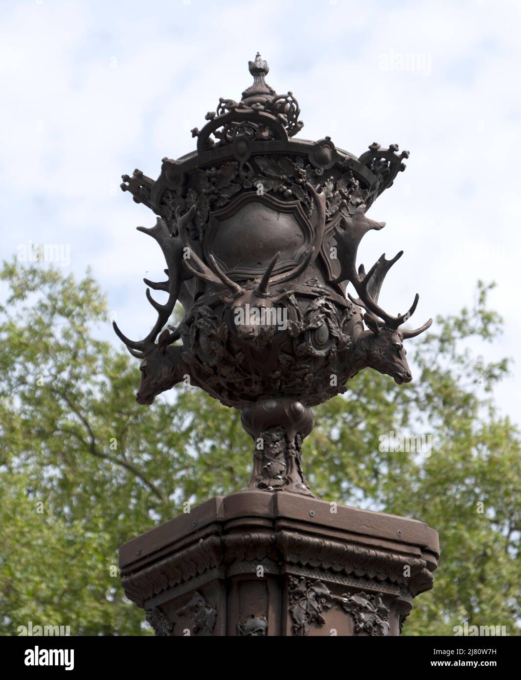 Animal theme iron gate hi-res stock photography and images - Alamy