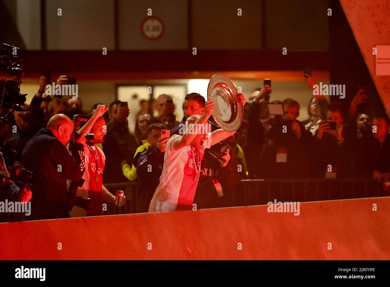 AMSTERDAM - (LR) Davy Klaassen of Ajax shows the championship scale to the supporters the Dutch ...