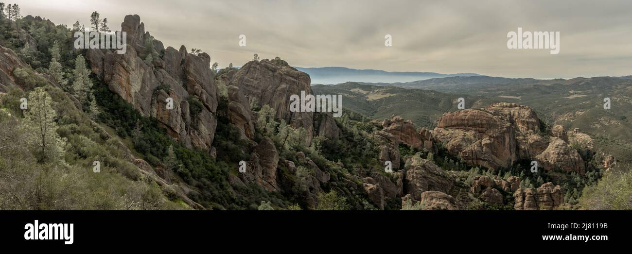 Western Rocks In Pinnacles National Park Panorama Image Stock Photo - Alamy