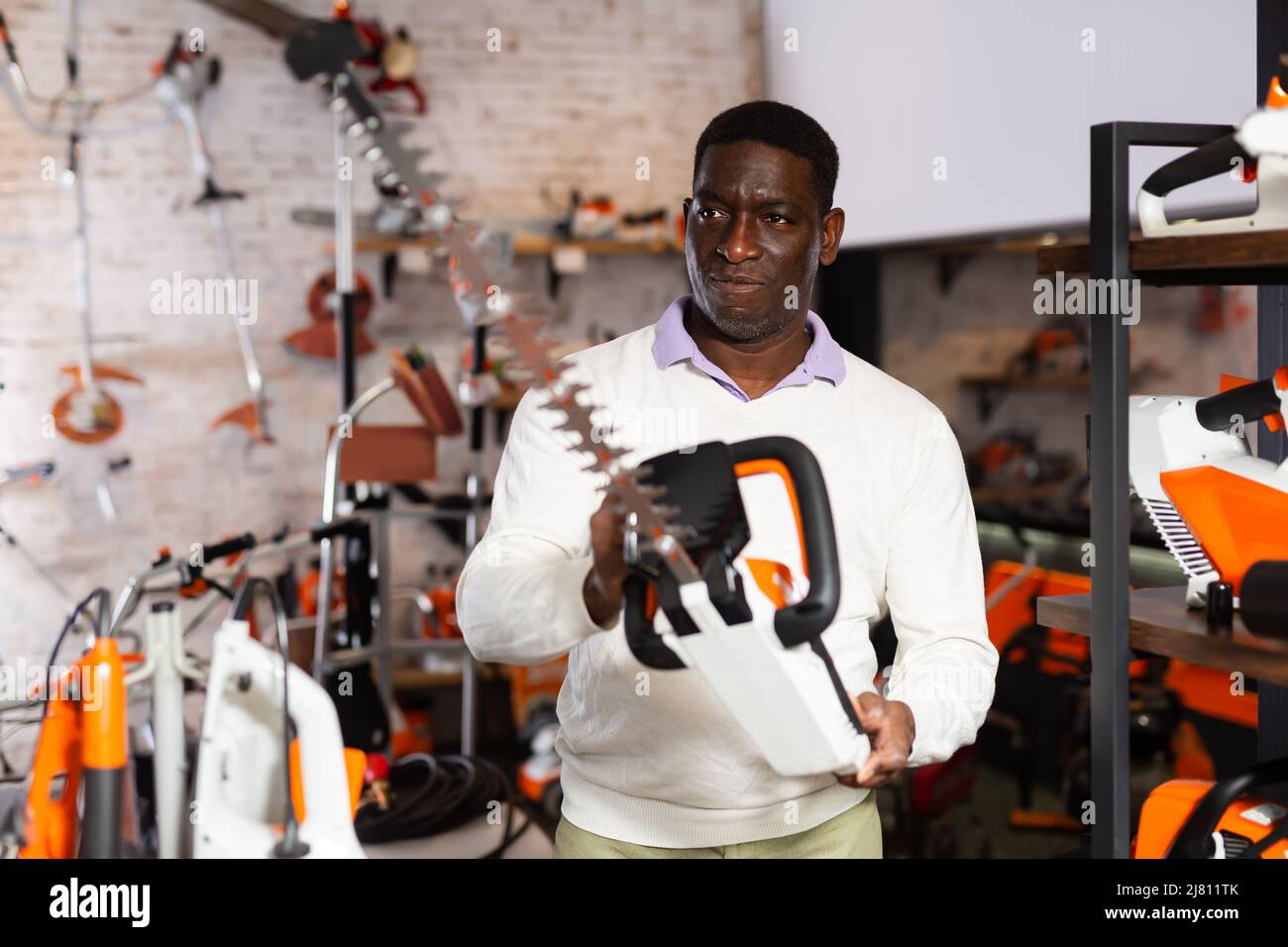 African hardware store worker hi-res stock photography and images - Alamy
