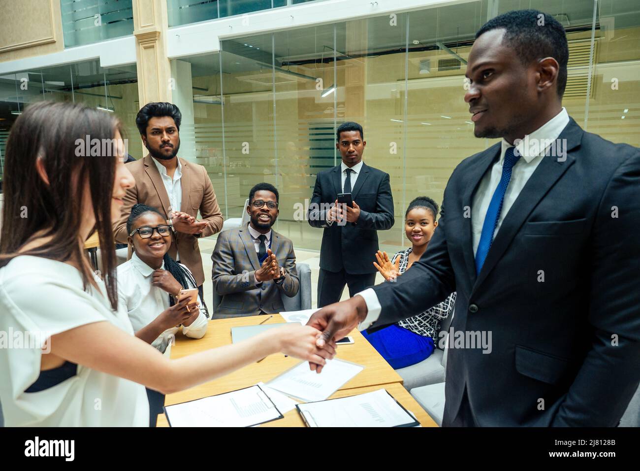 Uae business men in the office hi-res stock photography and images - Alamy