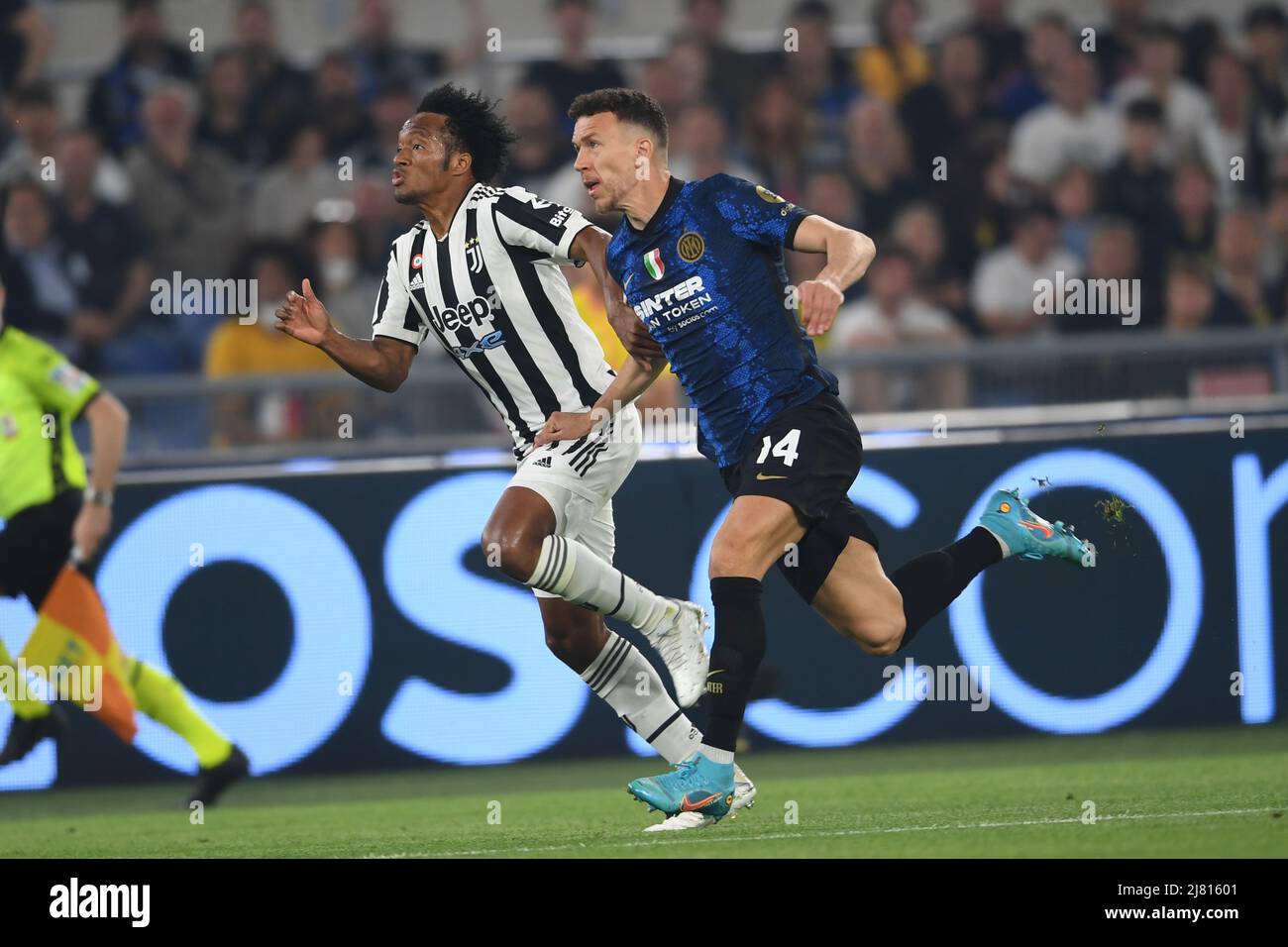 Juan Guillermo Cuadrado Bello (Juventus)Ivan Perisic (Inter) during the ...