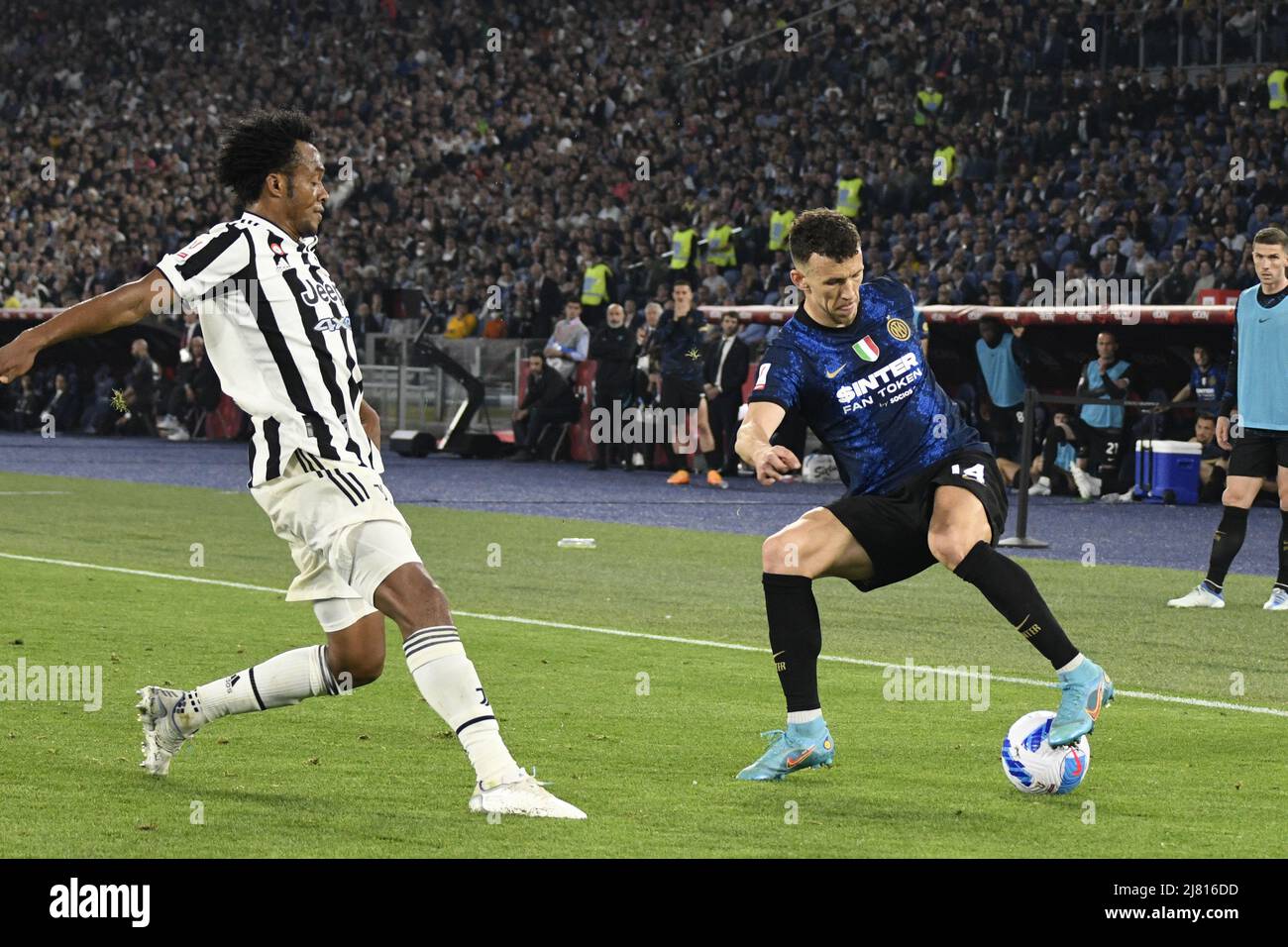 Juan guillermo cuadrado bello ivan perisic hi-res stock photography and ...