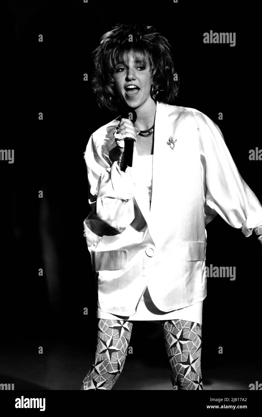 Debbie gibson 1985 hi-res stock photography and images - Alamy