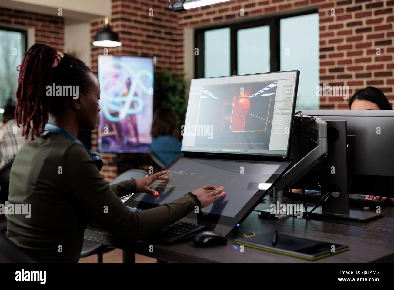 Digital artist hi-res stock photography and images - Alamy