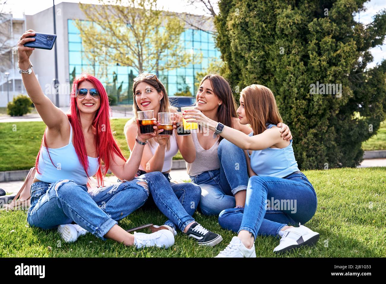 Women summer fun hi-res stock photography and images - Alamy
