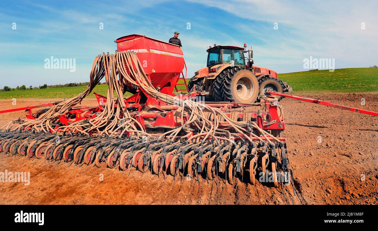 Belarus tractor 2022 hi-res stock photography and images - Alamy