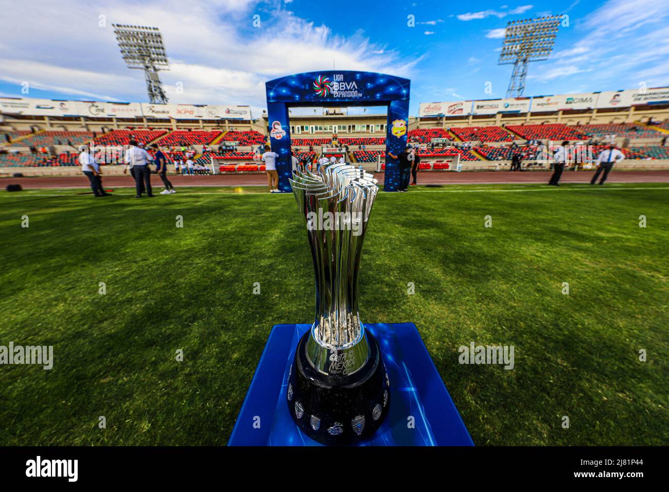 Liga mx trophy hi-res stock photography and images - Alamy