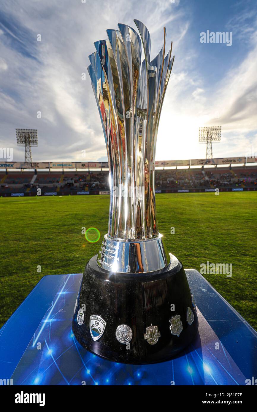 Liga mx trophy hi-res stock photography and images - Alamy