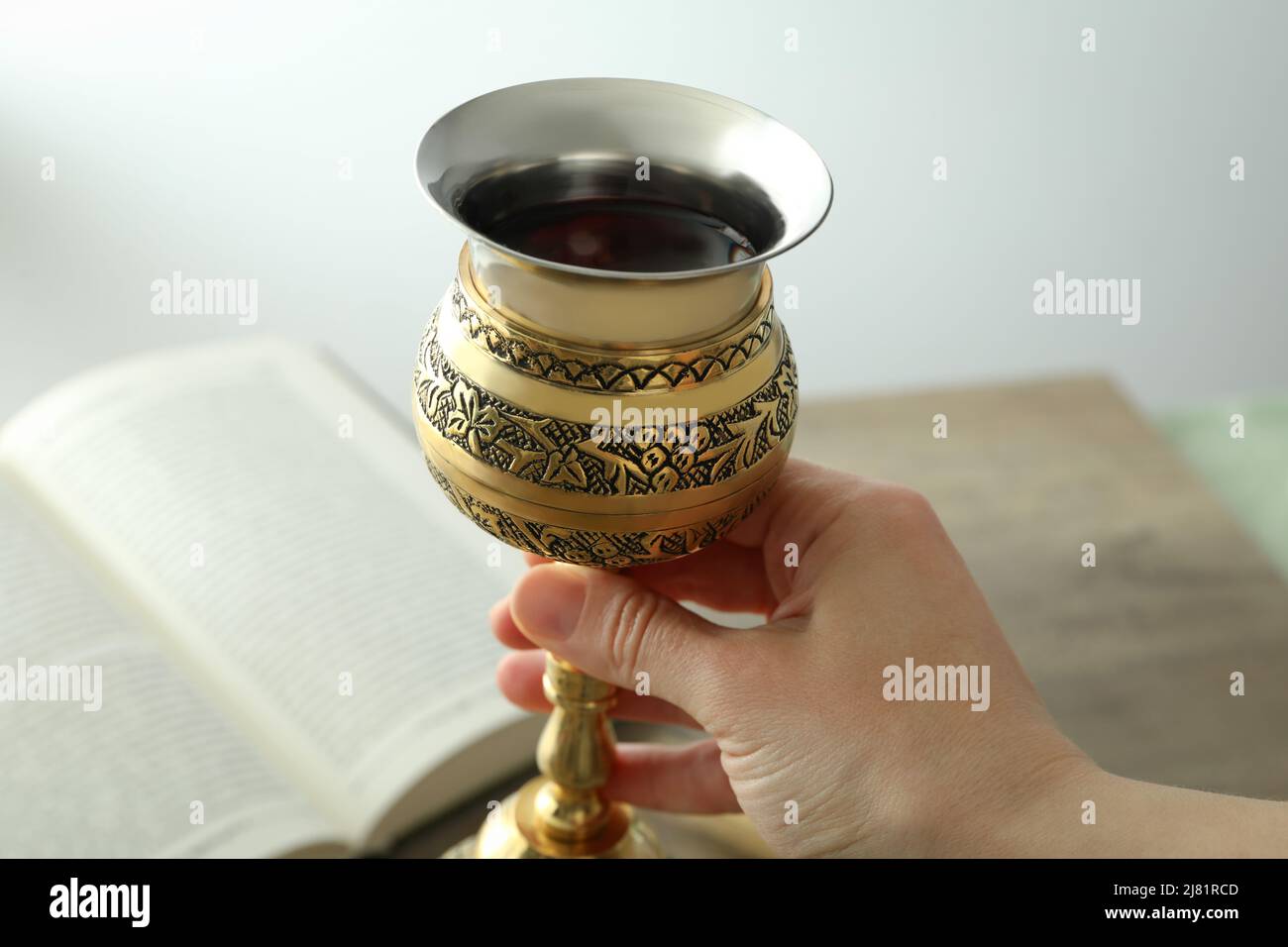 Catholic church eucharist woman hi-res stock photography and images - Alamy
