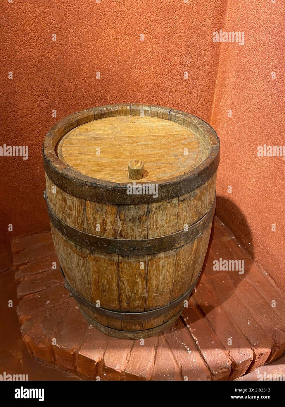 Wooden barrel beer pattern hi-res stock photography and images - Alamy