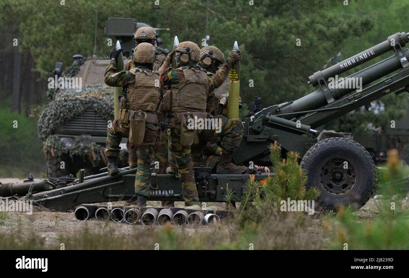 Belgian artillery soldiers hi-res stock photography and images - Alamy