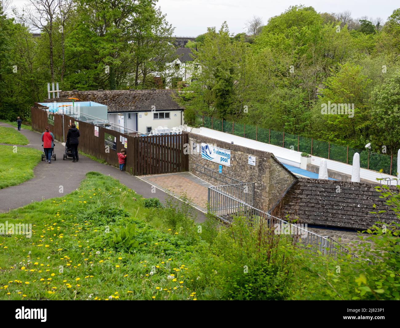 An open air swimming pool in Ingleton, Yorkshire, UK Stock Photo - Alamy