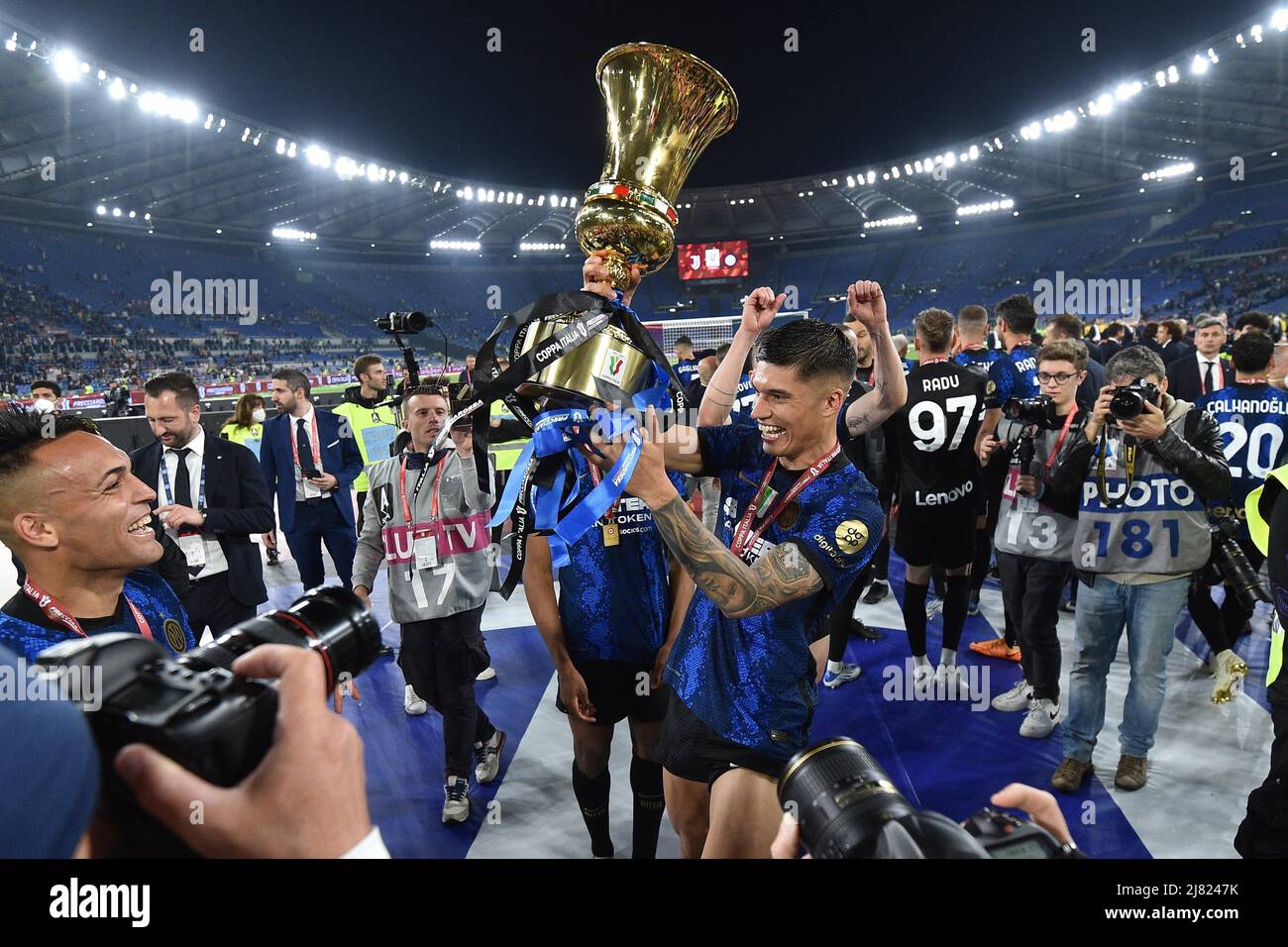 ROME, ITALY - May 11 : Players Inter Milan FC Celebrates The Victory ...