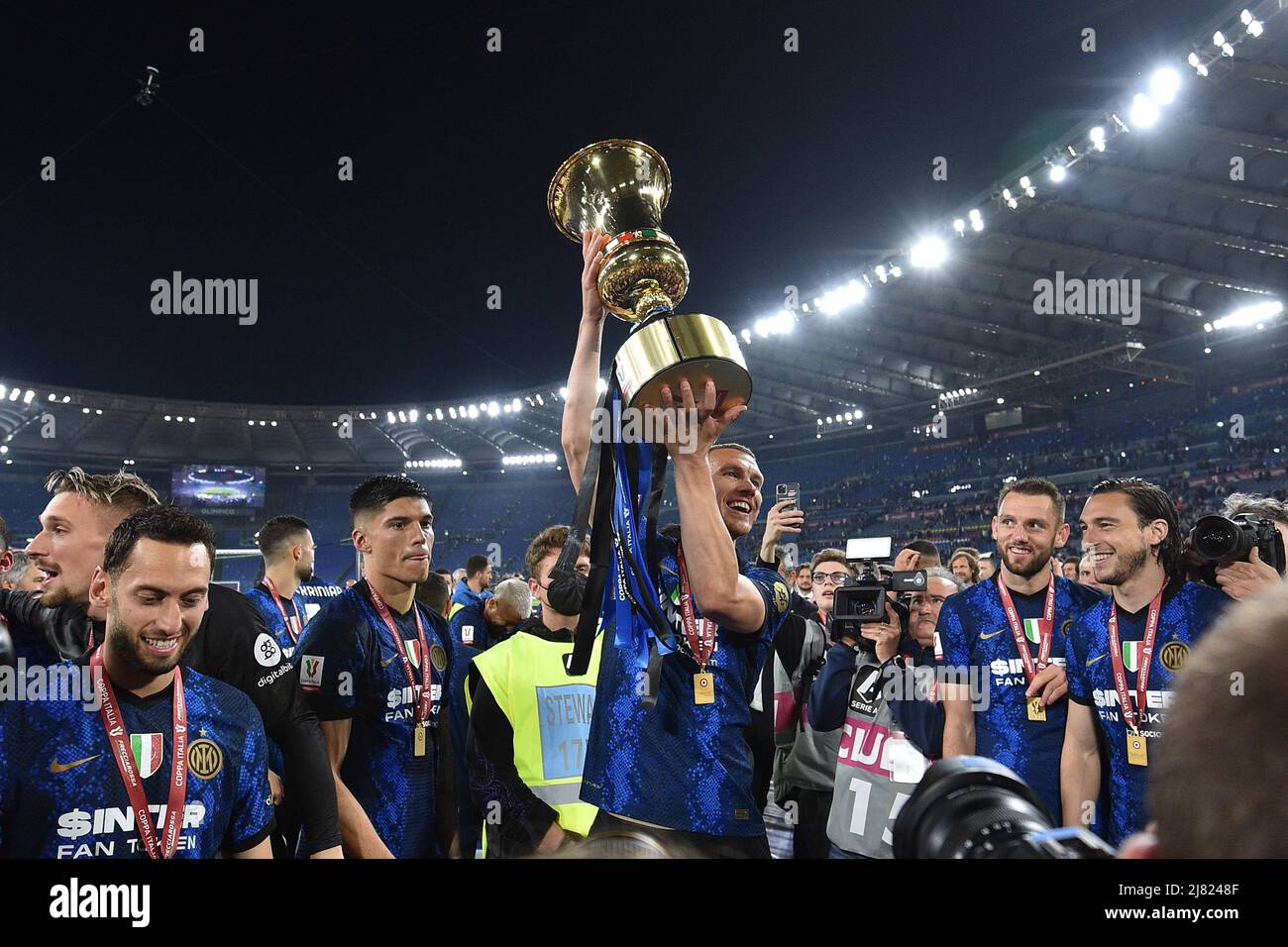 ROME, ITALY - May 11 : Players Inter Milan FC Celebrates The Victory ...