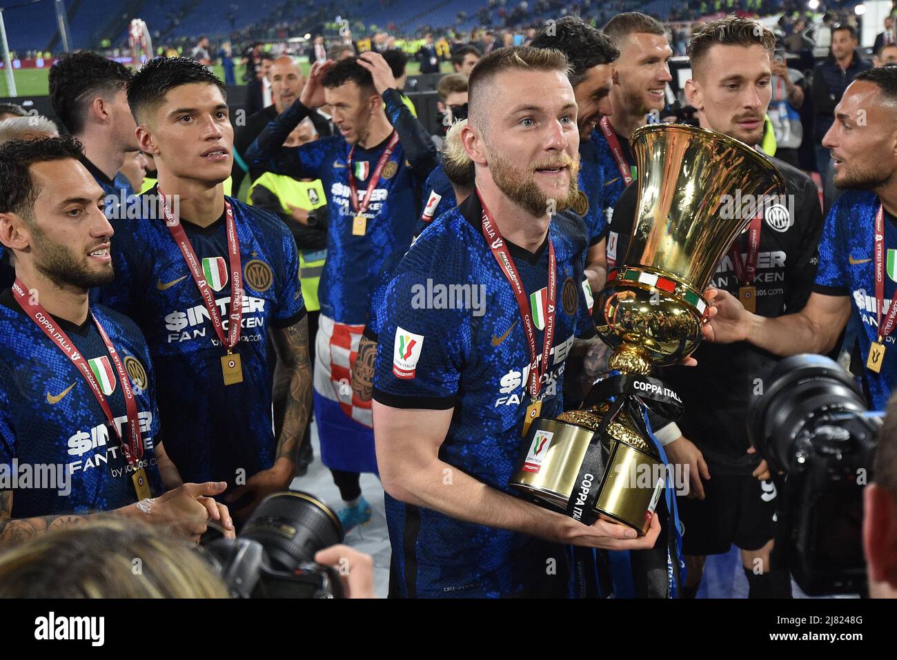 ROME, ITALY - May 11 : Players Inter Milan FC Celebrates The Victory ...