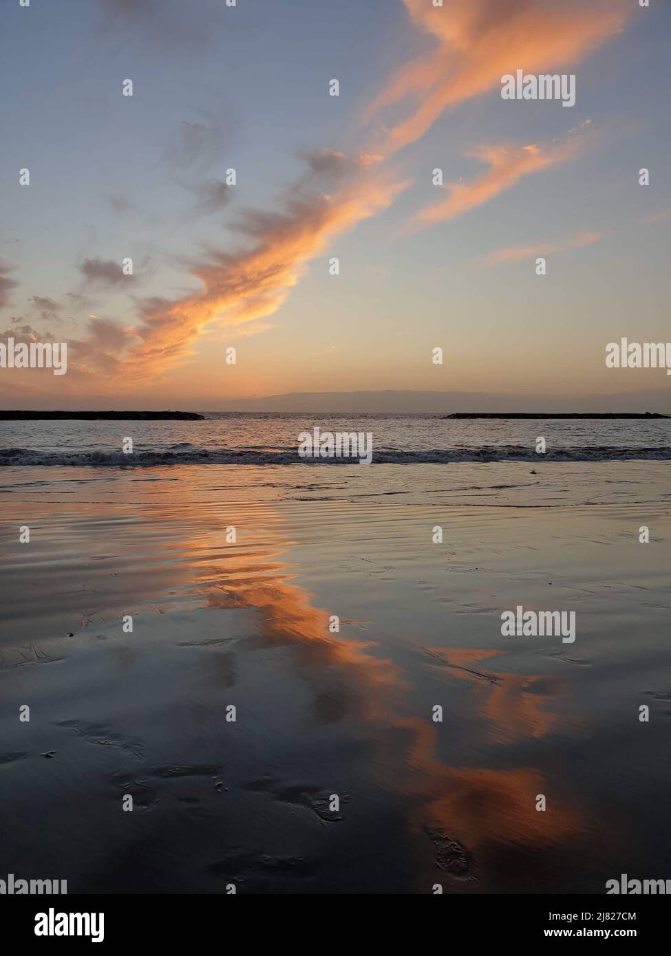 Mirage islands hi-res stock photography and images - Alamy