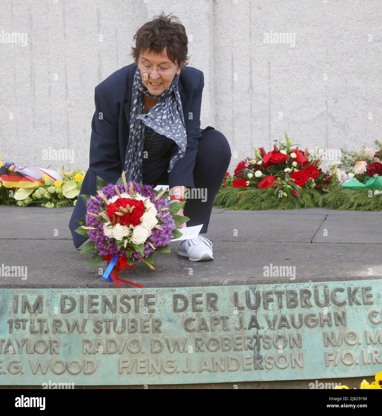 Berlin, Germany. 12th May, 2022. Ann Robertson, daughter of British ...