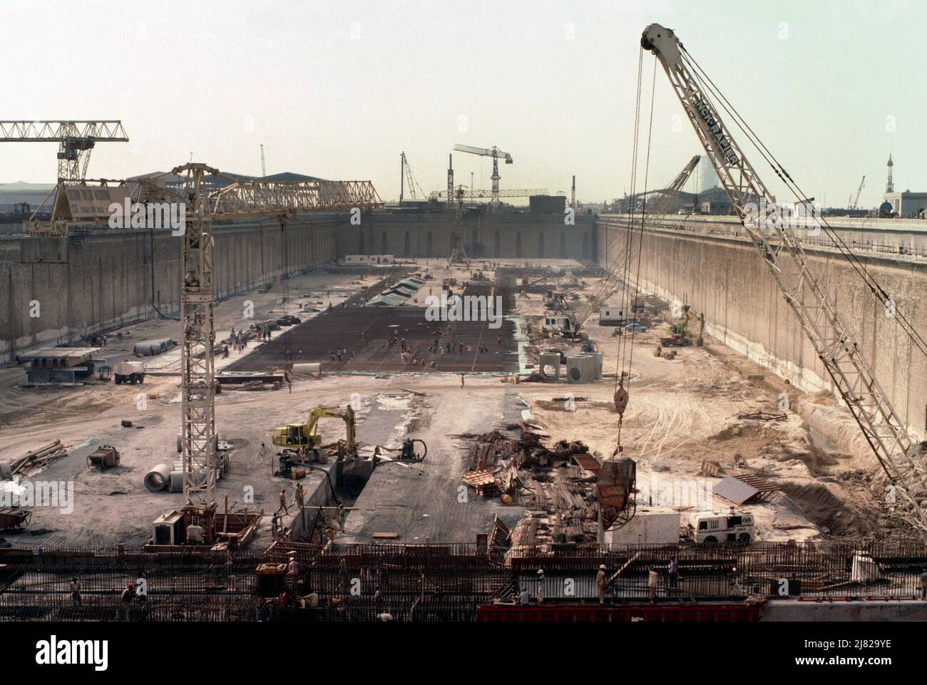 Dubai UAE Dubai Dry Dock 1977 Under Construction Stock Photo - Alamy