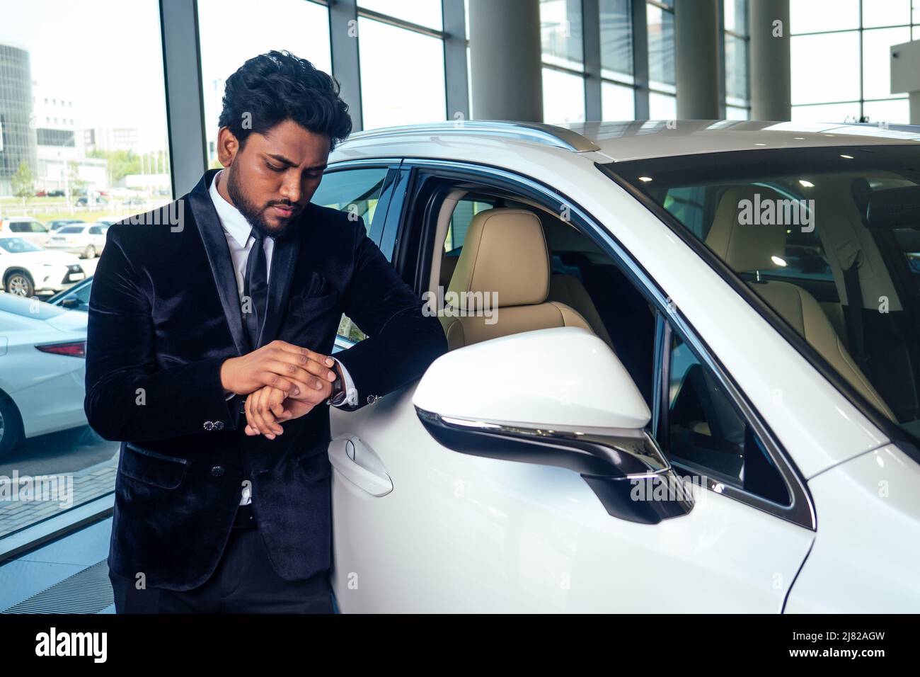 Indian car dealer hi-res stock photography and images - Alamy