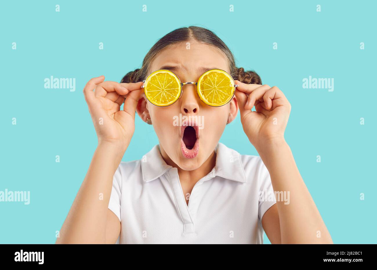 Girl amazed face hi-res stock photography and images - Alamy