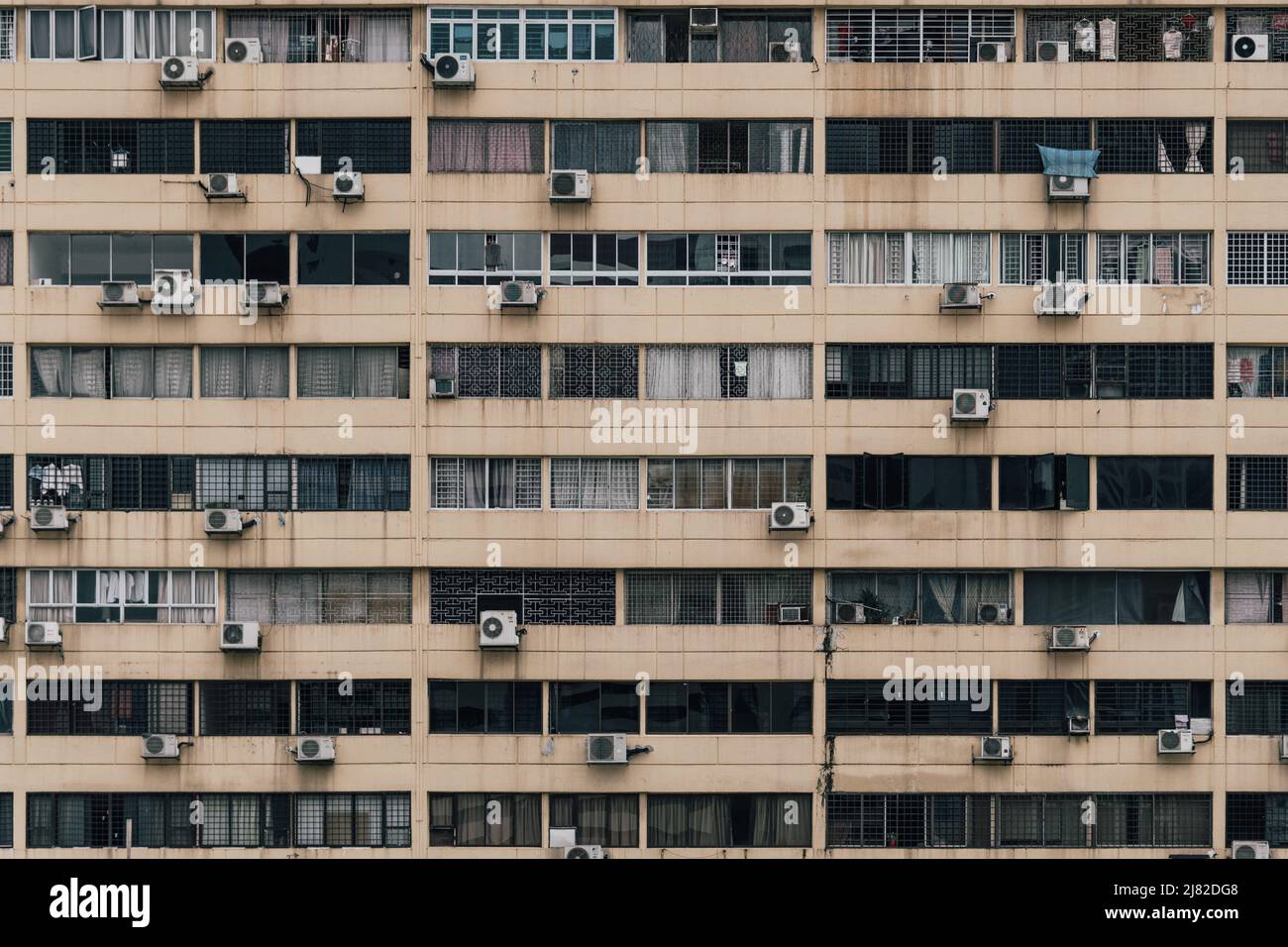 Weathered Chinatown house in singapore Stock Photo - Alamy