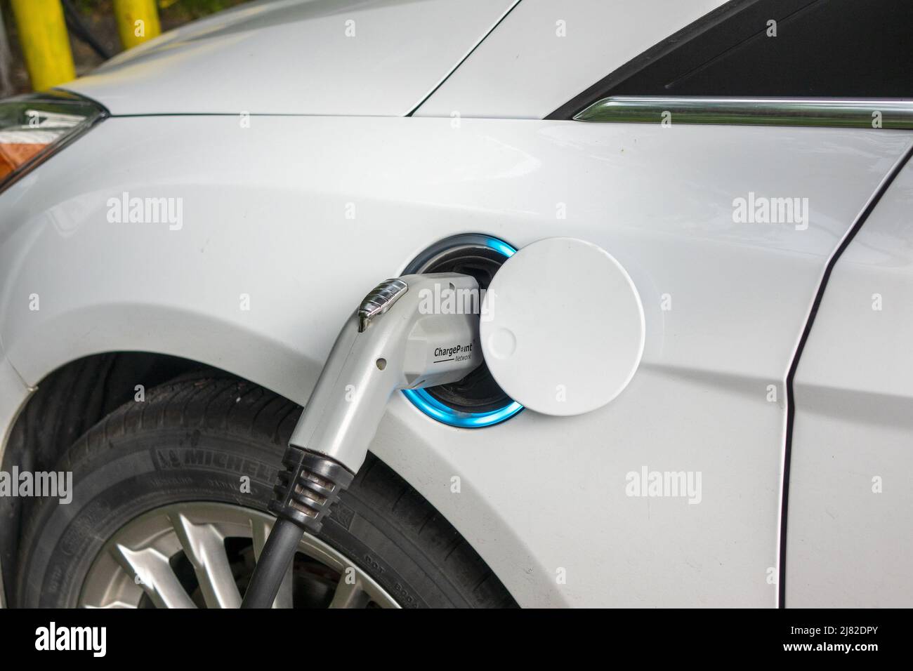 Chargepoint hi-res stock photography and images - Alamy