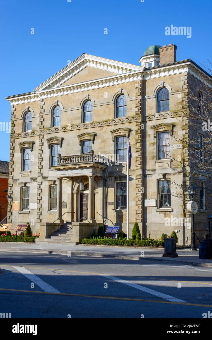 Vertical image of the old Court House, city hall downtown Queen / Main ...