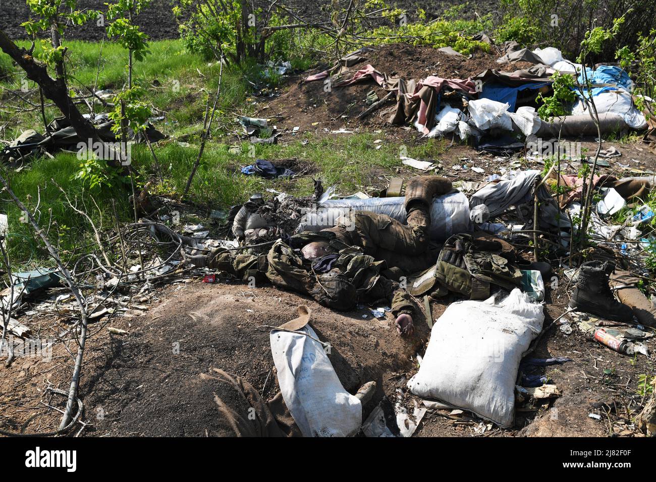 Corpses of Russian soldiers in the trenches killed by the Ukrainians ...