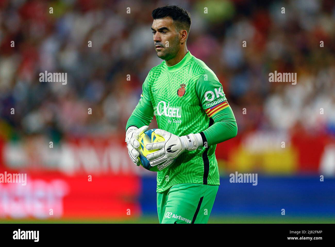 Manolo Reina of RCD Mallorca during the La Liga match between Sevilla ...