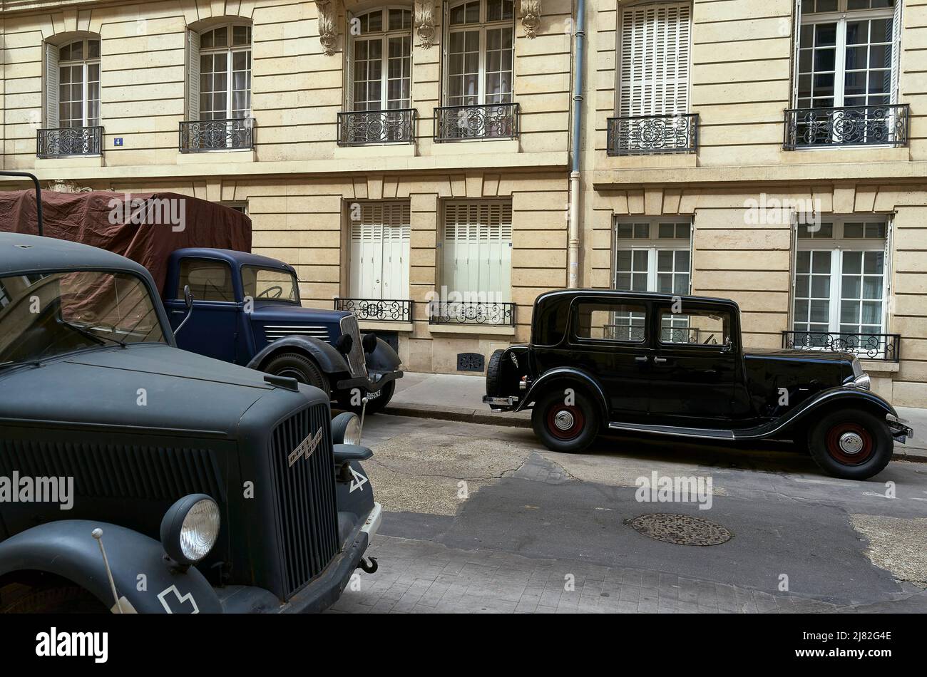 Paris, Paris, FRANCE. 12th May, 2022. The Rue de Grenelle in Paris ...