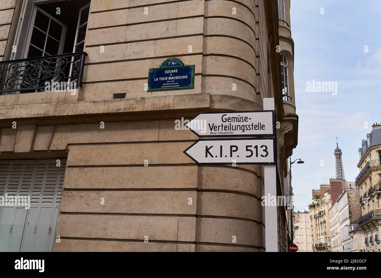 Paris, Paris, FRANCE. 12th May, 2022. The Rue de Grenelle in Paris ...