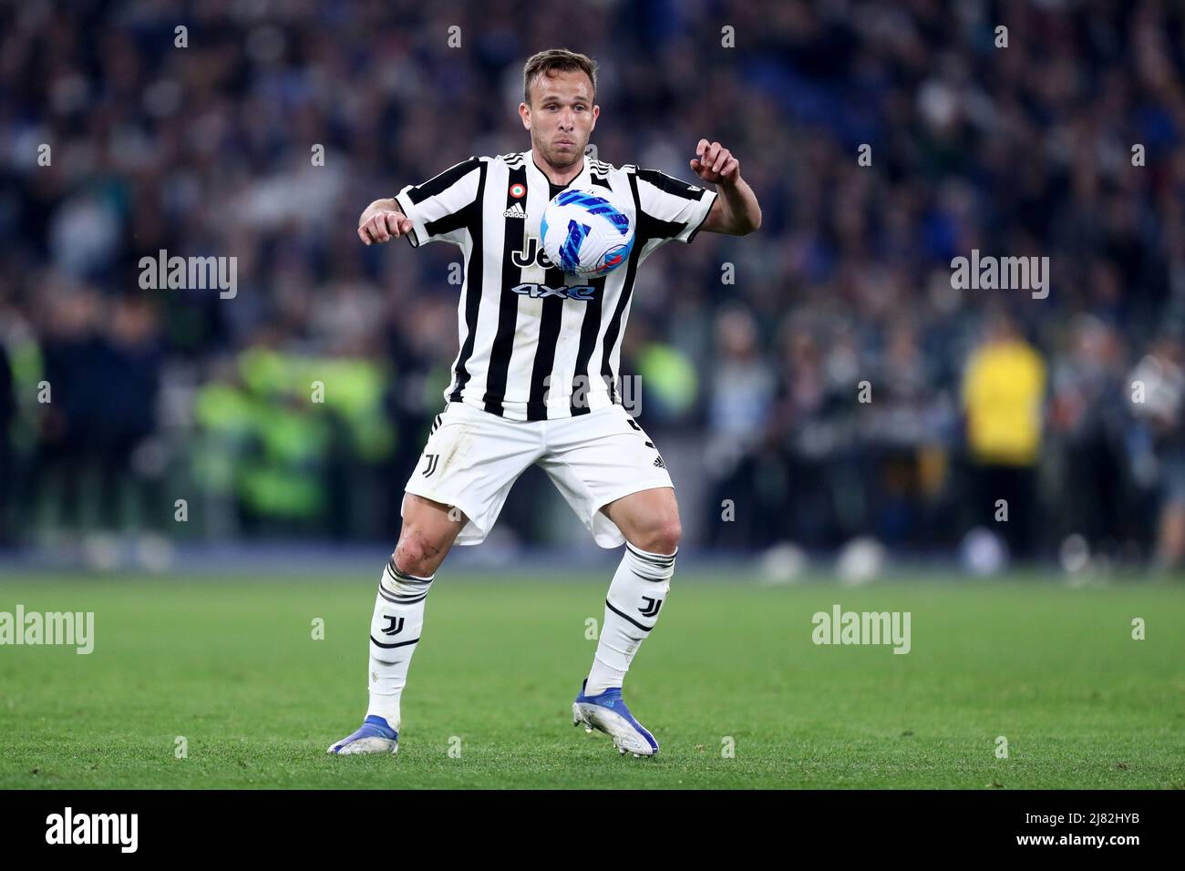 Arthur Henrique Ramos de Oliveira Melo of Juventus Fc looks on during ...