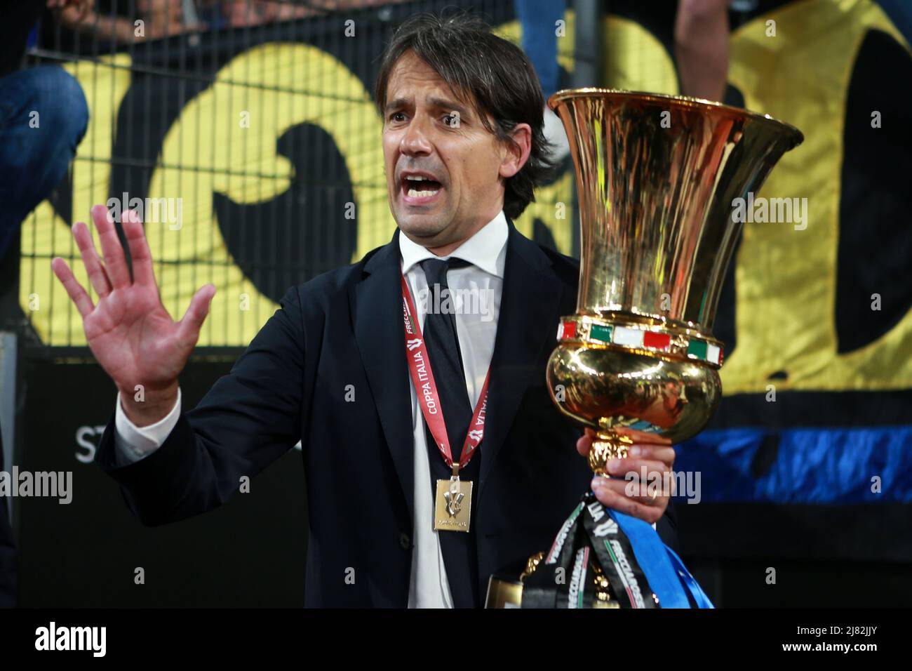 Simone Inzaghi, head coach of Fc Internazionale celebrates after ...