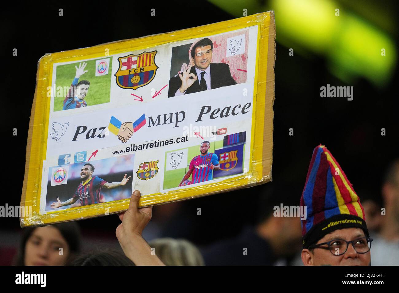 Peace display during the La Liga match between FC Barcelona and RC ...