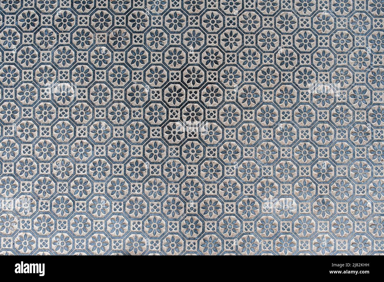 Chinese stone wall relief sculpture hi-res stock photography and images ...