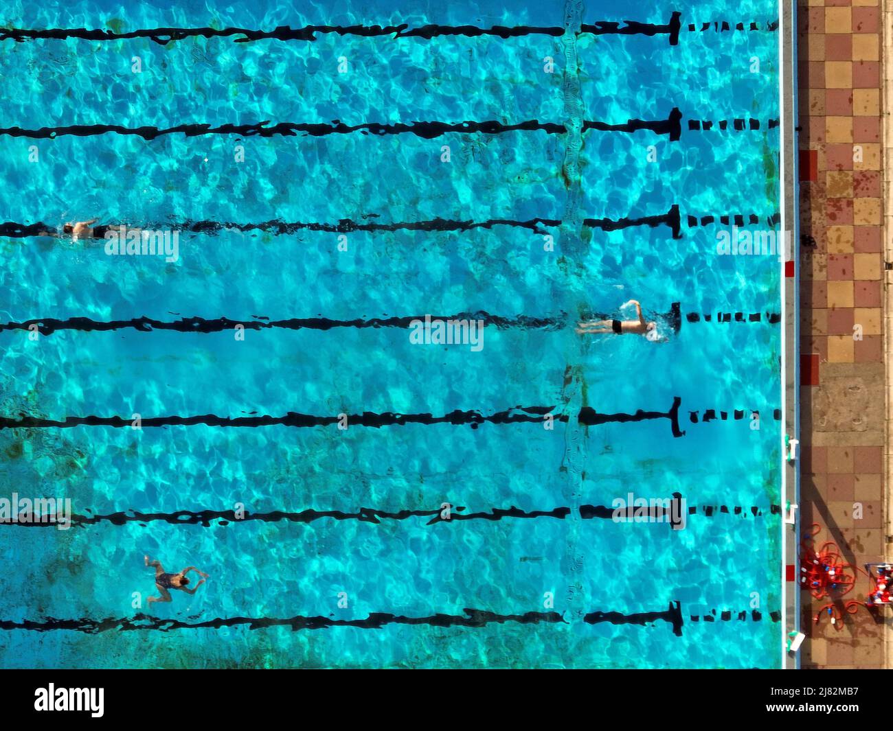 Peterborough, UK. 09th May, 2022. It's a beautiful sunny day as people ...