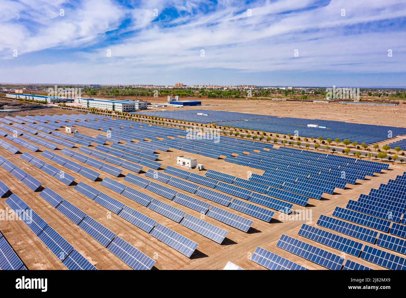 Desert solar hi-res stock photography and images - Alamy