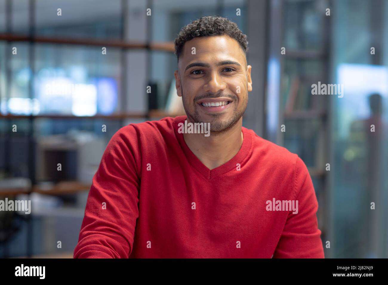 Modern workplace hi-res stock photography and images - Alamy