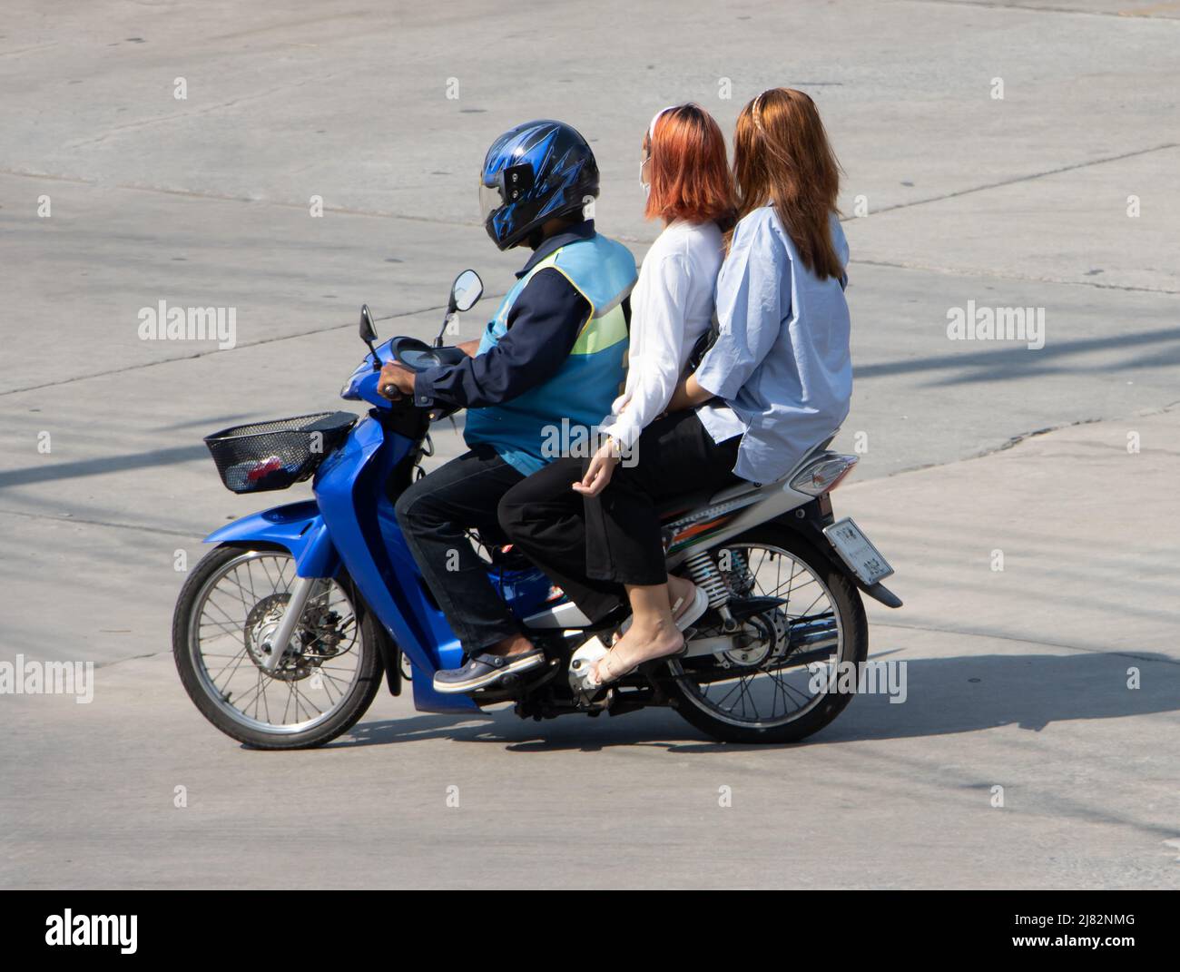 Rides share hi-res stock photography and images - Alamy