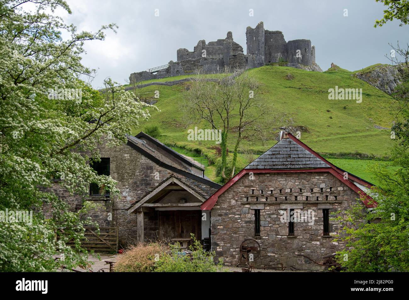 Castell carreg cennen castle wales hi-res stock photography and images ...