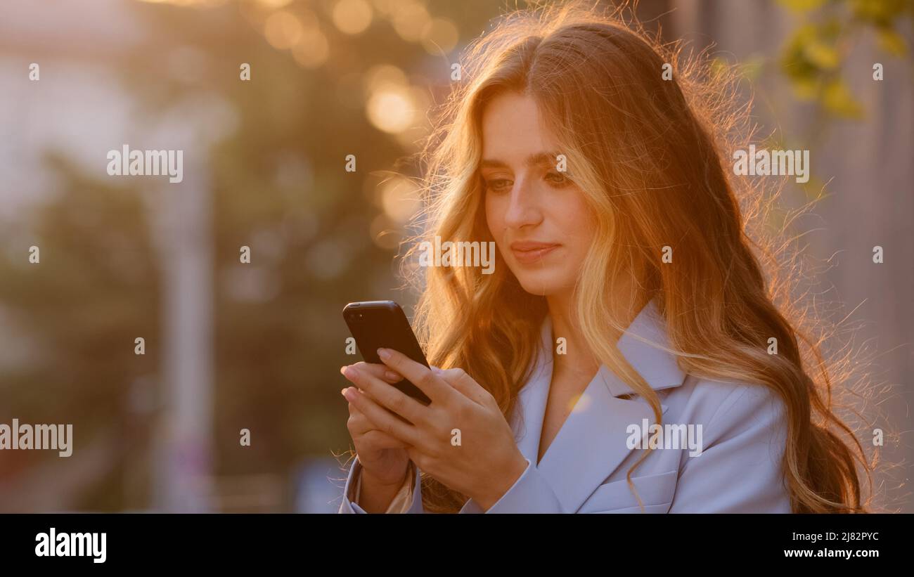 Lady answering the phone hi-res stock photography and images - Alamy