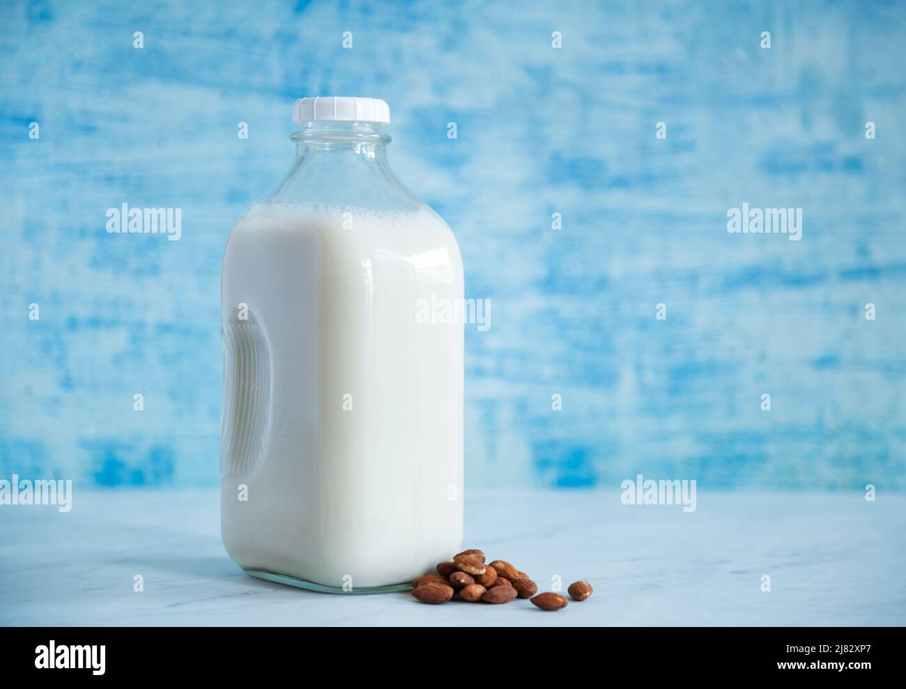 Almond container hi-res stock photography and images - Alamy