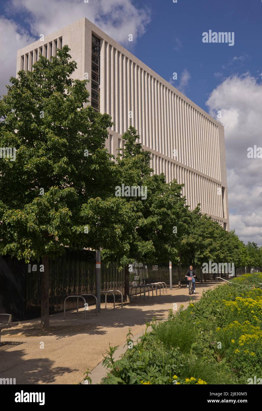 Ucl stratford campus hi-res stock photography and images - Alamy