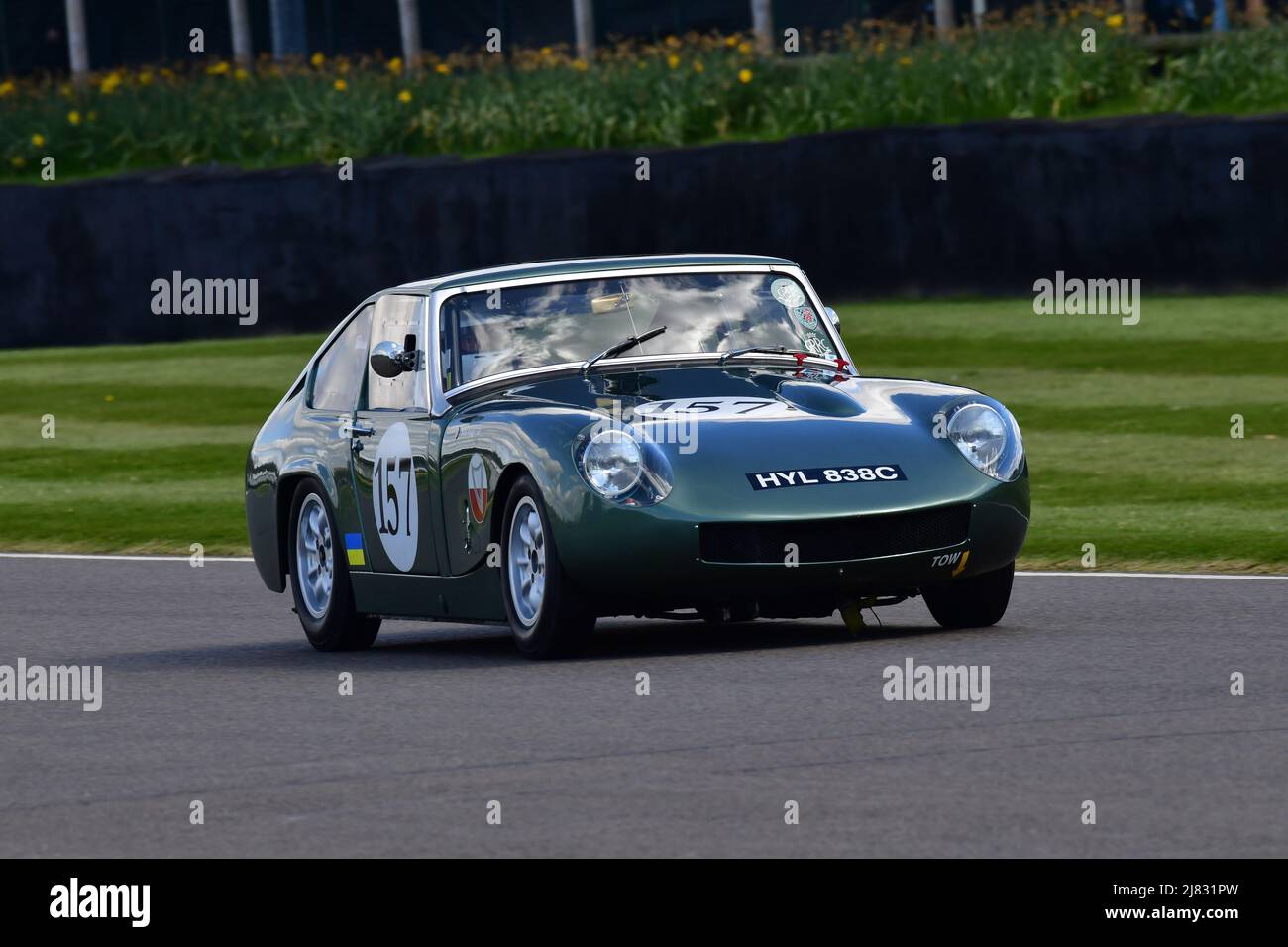 Mike Haigh, Lenham GT, Weslake Cup, a single driver twenty minute race ...