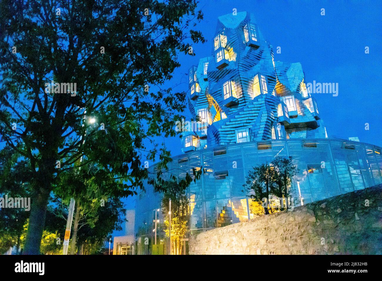 Arles, France, Modern Architecture, Frank Gehry‘s tower for the Luma ...