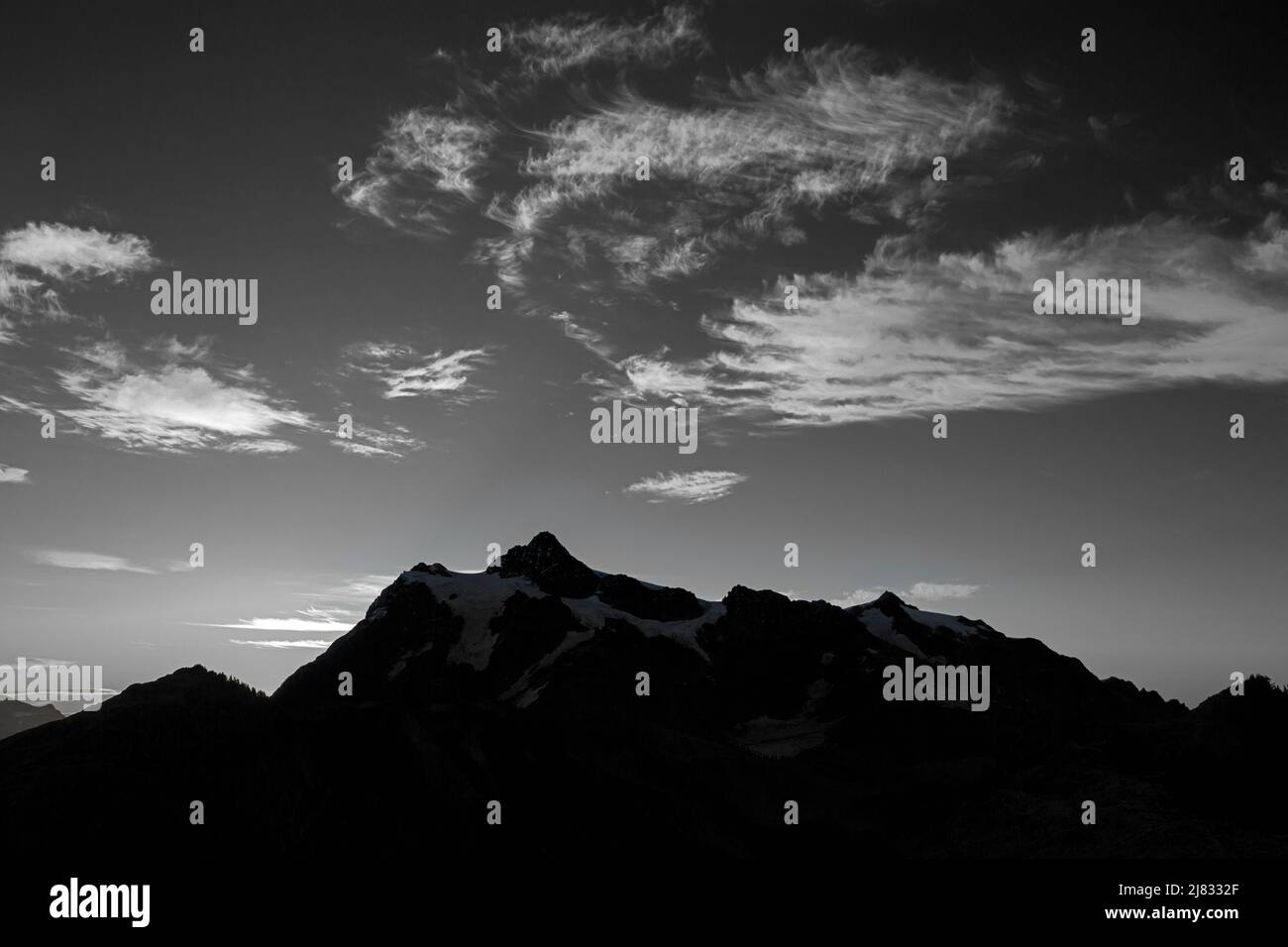 WA21549-00...WASHINGTON - Sun rising behind Mount Shuksan from Artist ...