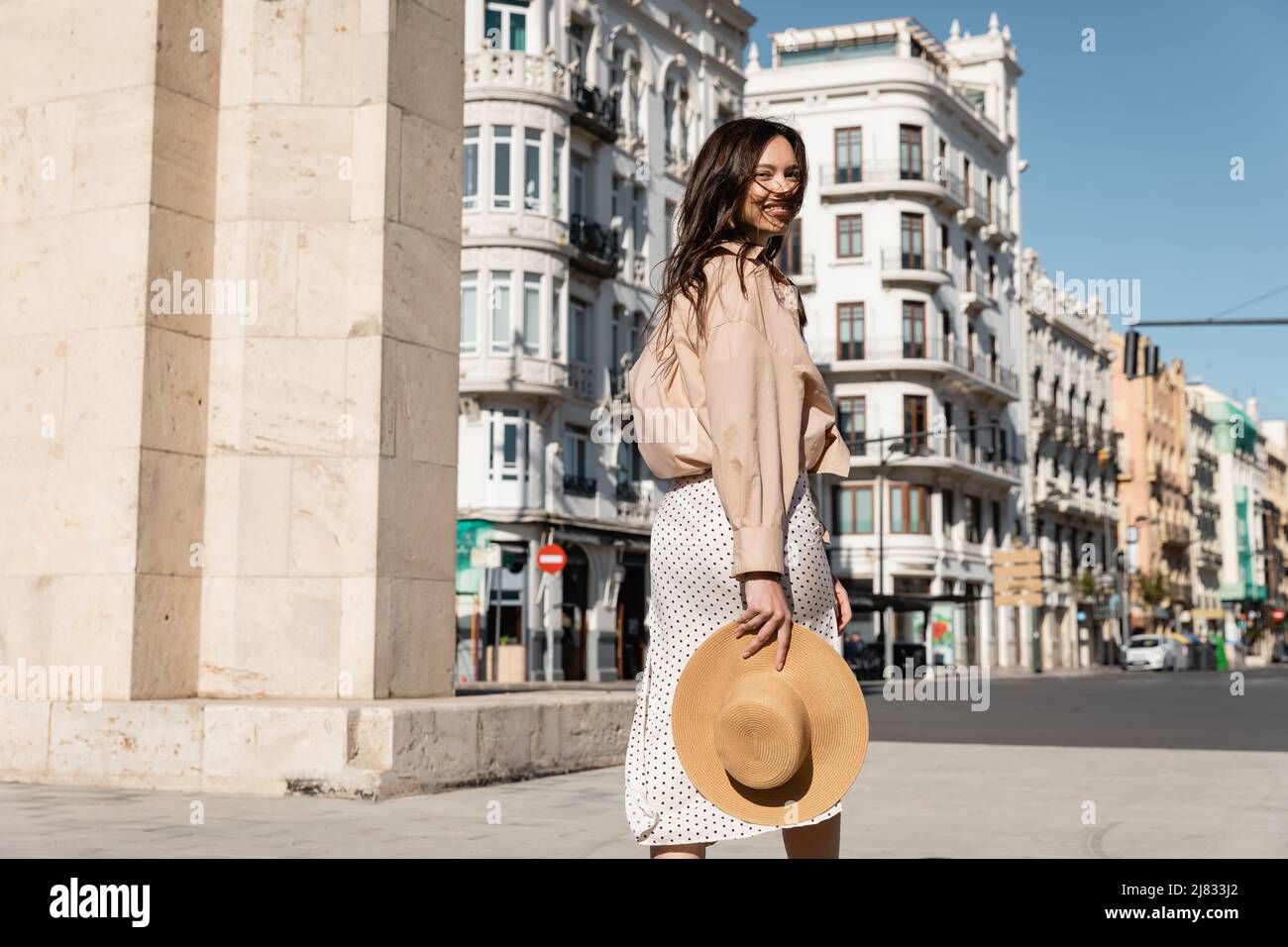 Windy street hi-res stock photography and images - Alamy