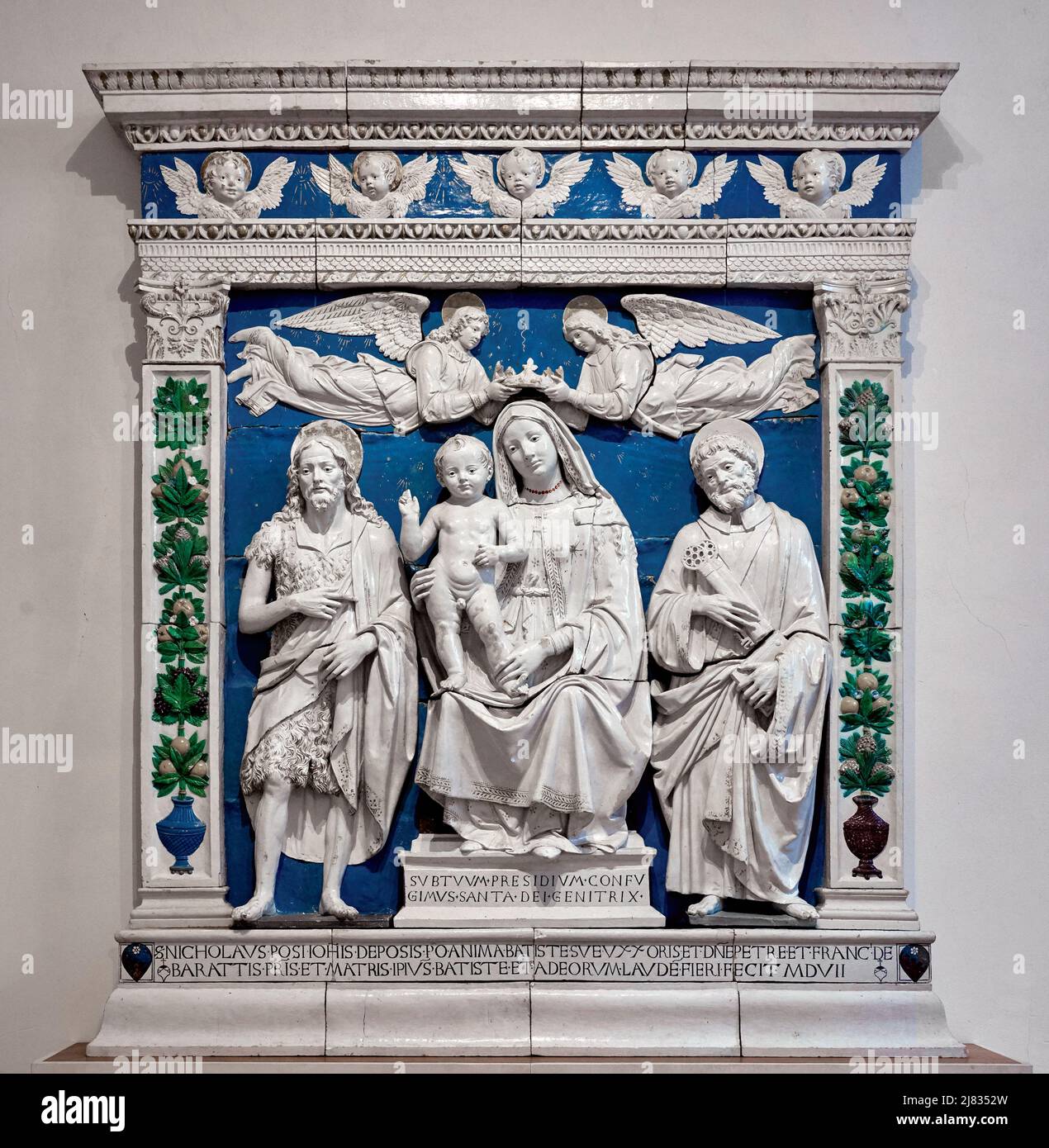 Giovanni madonna e bambino con due angeli hi-res stock photography and ...