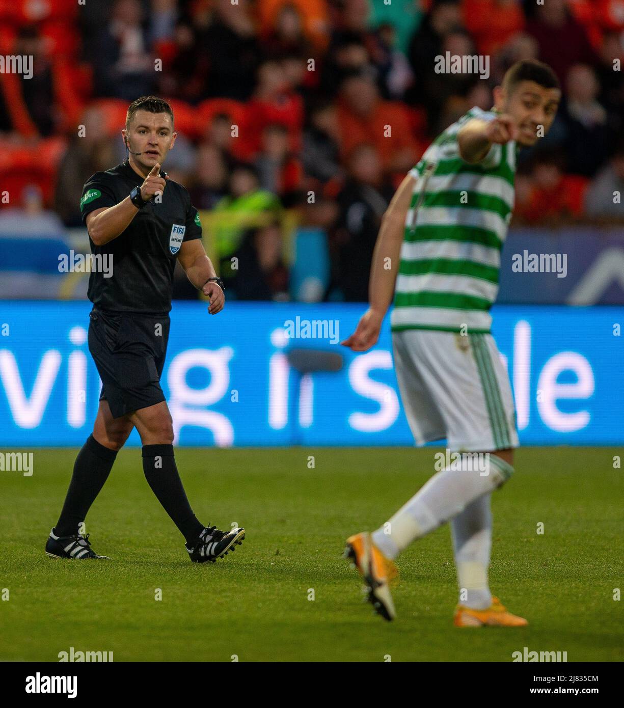 Nick walsh referee hi-res stock photography and images - Alamy